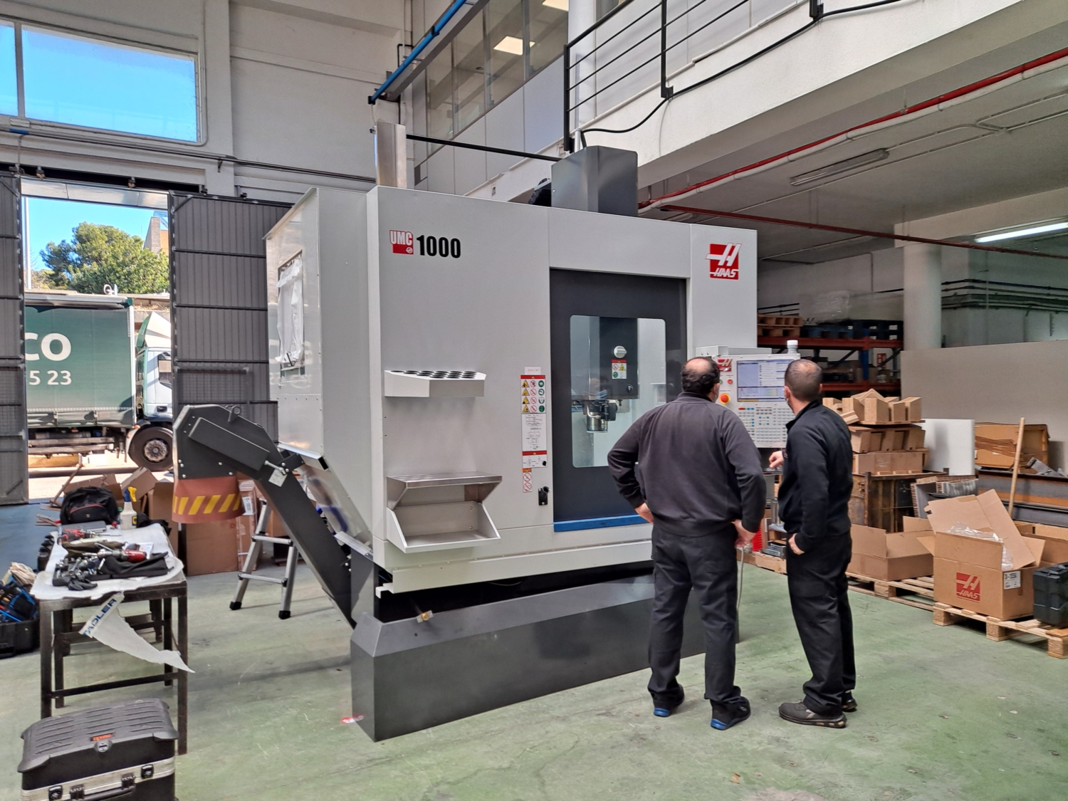 Fresadora CNC UCM-1000 de HAAS ¡puesta a punto y operativa! - CEXMETAL
